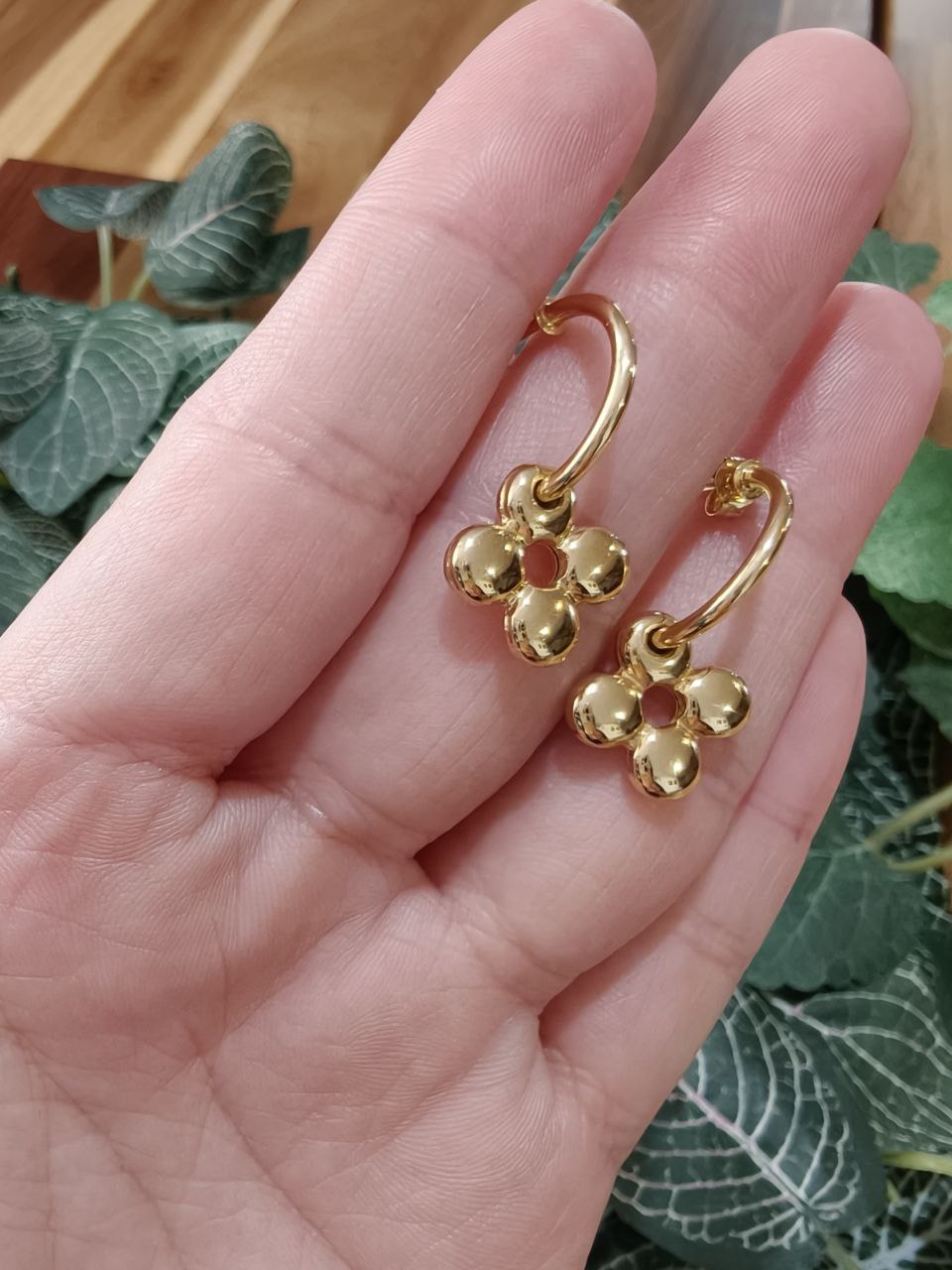 JEWELRY: 18k Gold Flower Dangling Earrings – BeautéFinds